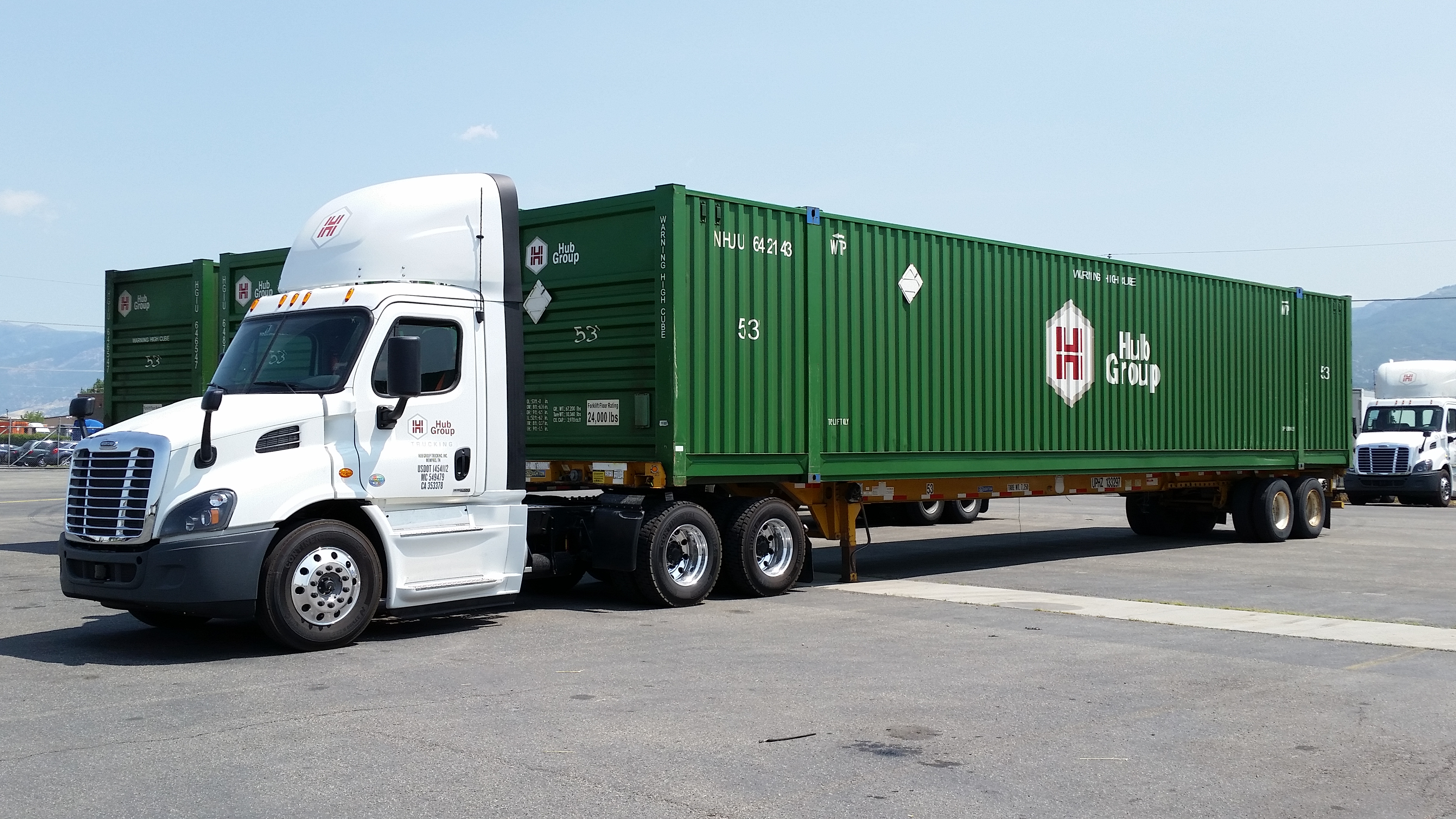 Dry Van Dimensions & Capacity: How Many Pallets Fit in a 53-Foot Trailer?