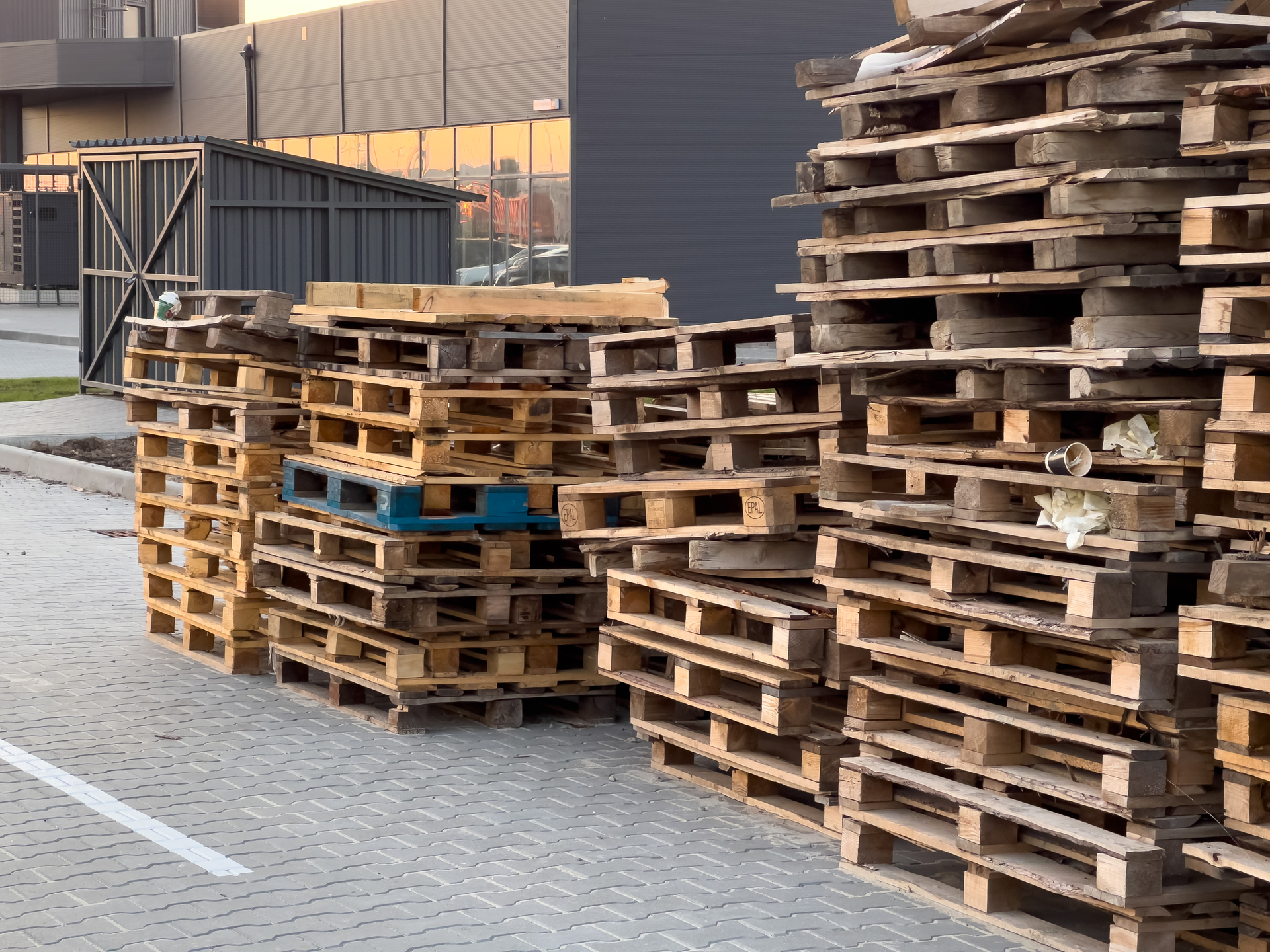 Pallet Capacity of a 53-Foot Trailer: Maximize Space & Save on Shipping